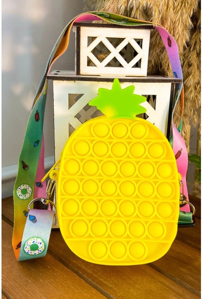 Şubu Tasarım Ananas Figürlü Pop It Kız Çocuk Çanta Sarı SBT634 Şubu Tasarım Ananas Figürlü Pop It Kız Çocuk Çanta Sarı SBT634
