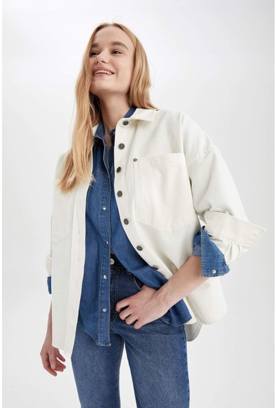 DeFacto Oversize Çift Cepli Gabardin Gömlek Ceket W8736AZ22SP DeFacto Oversize Çift Cepli Gabardin Gömlek Ceket W8736AZ22SP