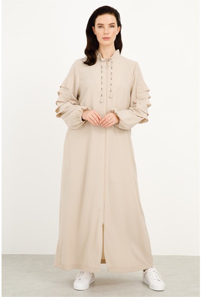 Micca Kolları Kat Detaylı, Yakası Boncuk Aksesuarlı Tam Boy Kap-Taş