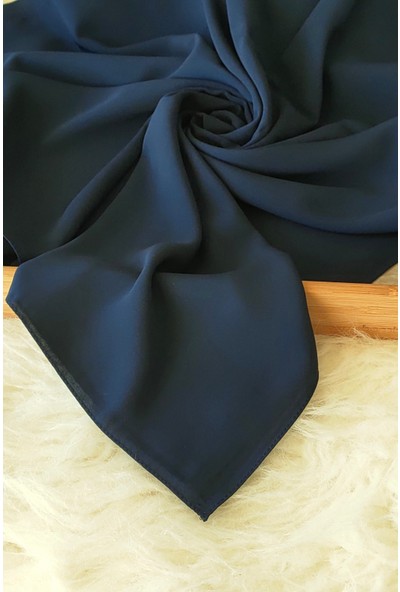 LT Moda Scarf Medine Ipeği Şal Lacivert LT Moda Scarf Medine Ipeği Şal Lacivert