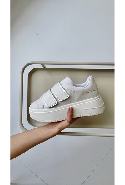 Bayan Beyaz Spor Ayakkabı