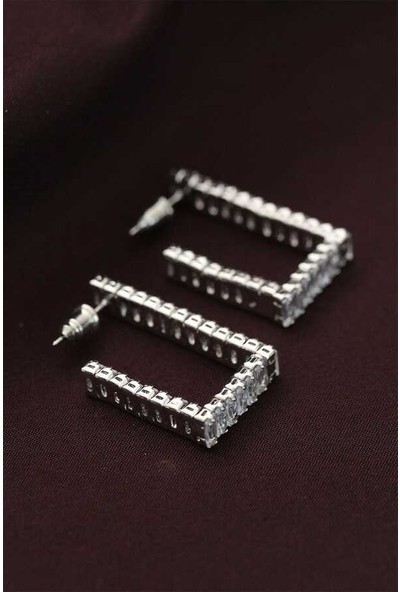 Clariss Çelik Gümüş Renk Baget Taşlı Geometrik Küpe