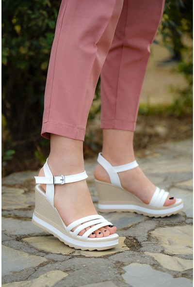 Weynes Kadın Beyaz Üç Şerit Dolgu Topuk Sandalet Ayakkabı WSB0080