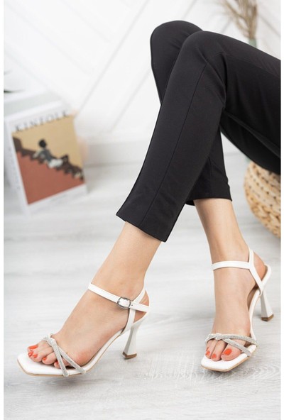 Merve Baş Kadın Beyaz Taşlı Kadeh Topuk Abiye Ayakkabı