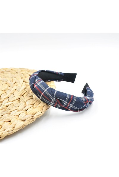 The Lunallena Lacivert Renk Ekose Desenli Burgulu Taç/saç Bandı The Lunallena Lacivert Renk Ekose Desenli Burgulu Taç/saç Bandı