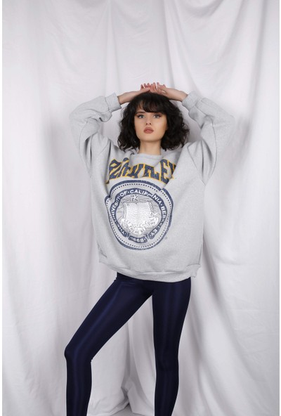 Rosa Montana Kadın Gri Berkeley Baskılı Oversize Gizli Cep Detay Üç Iplik Içi Şardonlu Sweat Rosa Montana Kadın Gri Berkeley Baskılı Oversize Gizli Cep Detay Üç Iplik Içi Şardonlu Sweat