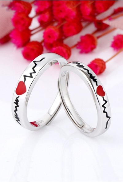 Olivia Kırmızı Kalp Ritmi Motifli Gümüş Kaplama Ayarlanabilir Çift Alyans Yüzük Olivia Kırmızı Kalp Ritmi Motifli Gümüş Kaplama Ayarlanabilir Çift Alyans Yüzük