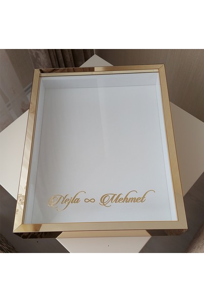40X50 cm Gold Pleksili 8 cm Derinlikli Yeni Trend Tasarım Anı Çerçevesi! 40X50 cm Gold Pleksili 8 cm Derinlikli Yeni Trend Tasarım Anı Çerçevesi!
