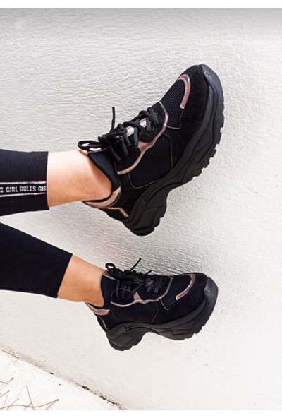 White Line Süet Siyah Kalın Topuk Günlük Spor Ayakkabı White Line Süet Siyah Kalın Topuk Günlük Spor Ayakkabı