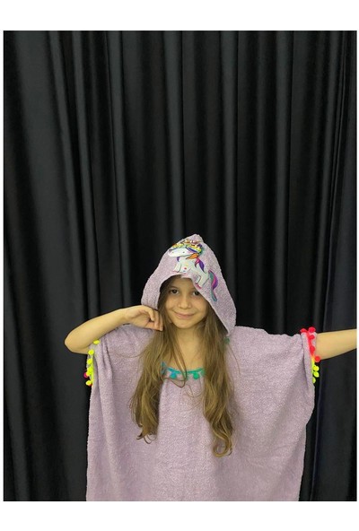 Senem Neyiş Ponponlu Kapüşonlu Çocuk Panço Banyo-Plaj Havlusu