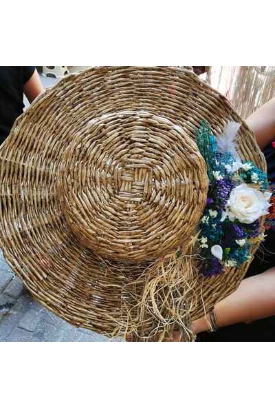 Tasarım Diyarı Tasarım Diyarndan Çiçeklerle Süslenmiş 50 cm Çapında Dekoratif Şapka