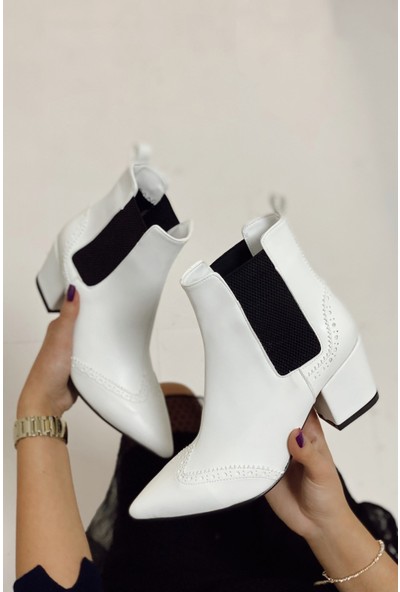 Nil Shoes Violet Beyaz Lastik Detaylı Topuklu Bot Nil Shoes Violet Beyaz Lastik Detaylı Topuklu Bot