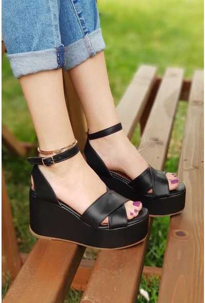 Nil Shoes Nina Siyah Cilt Dolgu Topuk Ayakkabı