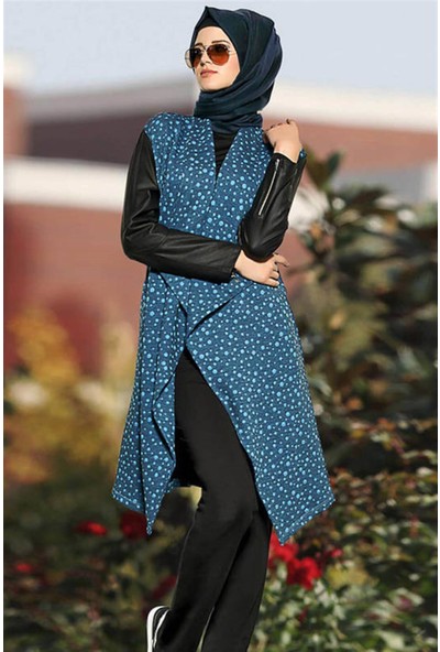 Mavi Kolu Deri Görünümlü Puantiyeli Tesettür Ceket 7031 Mavi Kolu Deri Görünümlü Puantiyeli Tesettür Ceket 7031