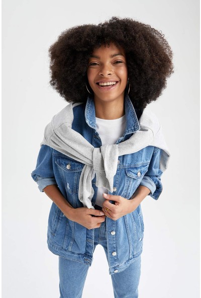 DeFacto Oversize Fit Yırtık Detaylı Jean Ceket X3029AZ22SM