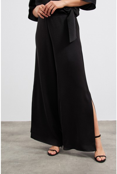 Yırtmaçlı Bol Paça Pantolon - Siyah