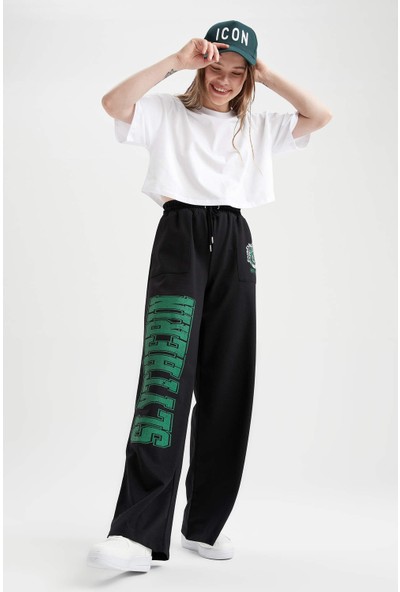 DeFacto Coool Loose Fit Harry Potter Lisanslı Cepli İnce Sweatshirt Kumaşı Geniş Paça Pantolon X1016AZ22SP DeFacto Coool Loose Fit Harry Potter Lisanslı Cepli İnce Sweatshirt Kumaşı Geniş Paça Pantolon X1016AZ22SP