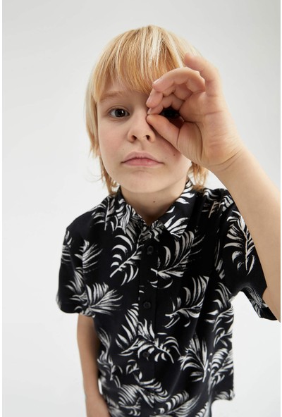 DeFacto Erkek Çocuk Regular Fit 23 Nisan Floral Desenli Kısa Kollu Keten Görünümlü Gömlek W9895A622SP DeFacto Erkek Çocuk Regular Fit 23 Nisan Floral Desenli Kısa Kollu Keten Görünümlü Gömlek W9895A622SP