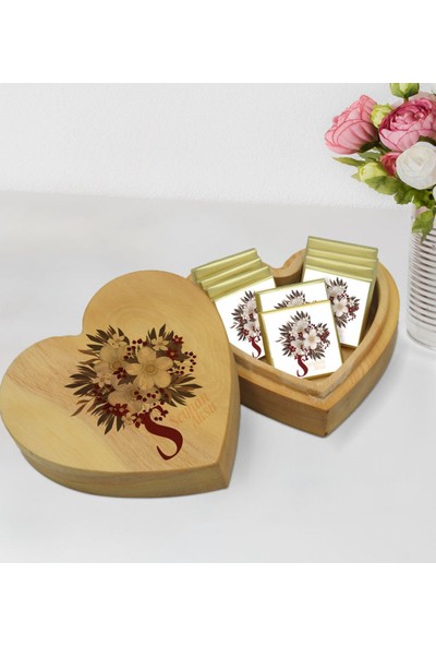 BK Kişiye Özel Isimli Kadınlar Günü Tasarımlı Ahşap Kalp Kutuda Madlen Çikolata Hediye Seti-17 BK Kişiye Özel Isimli Kadınlar Günü Tasarımlı Ahşap Kalp Kutuda Madlen Çikolata Hediye Seti-17