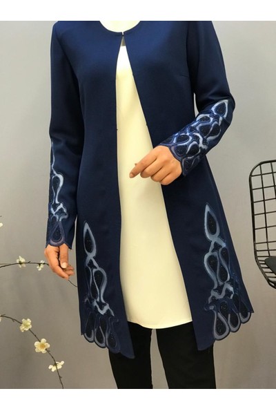 Alyaka Kolu Taş Işlemeli Iç Tunikli Ceketli Takım Alyaka Kolu Taş Işlemeli Iç Tunikli Ceketli Takım
