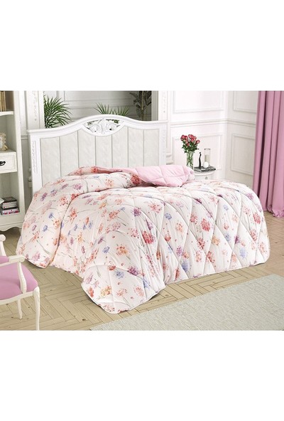 Taç Ezra Pembe Çift Kişilik Polar Emprime Yorgan Taç Ezra Pembe Çift Kişilik Polar Emprime Yorgan