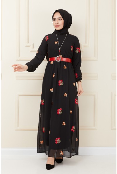 İmaj Butik Nakış Detaylı Kemerli Şifon Tesettür Elbise/Siyah İmaj Butik Nakış Detaylı Kemerli Şifon Tesettür Elbise/Siyah