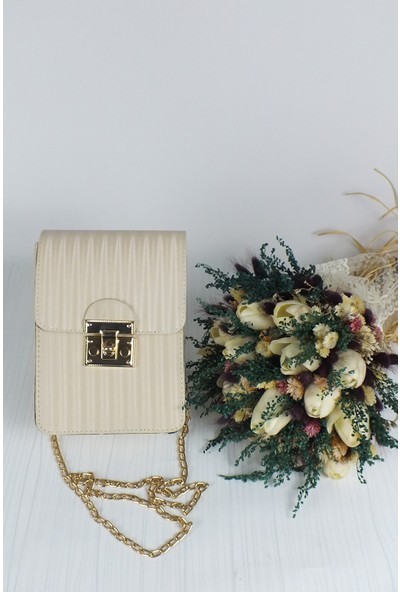 Larin Butik Kadın Krem Gold Zincirli Parlak Kutu Omuz Çanta