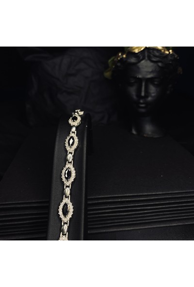 925 Ayar Gümüş Yuvarlak Baget Siyah Taşlı Bileklik 925 Ayar Gümüş Yuvarlak Baget Siyah Taşlı Bileklik