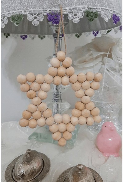 Tsundoku Dev Doğal Ahşap Boncuklu Dekoratif Yıldız 6 Köşeli, Jüt Ipli Yılbaşı Ağacı Süsü Tsundoku Dev Doğal Ahşap Boncuklu Dekoratif Yıldız 6 Köşeli, Jüt Ipli Yılbaşı Ağacı Süsü