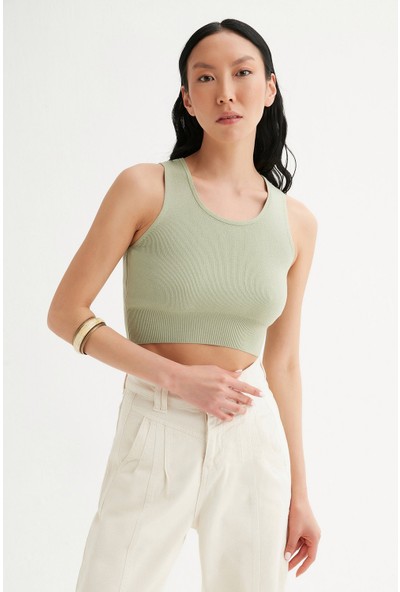 Açelya Okcu Sıfır Kol Crop Triko Bluz Açelya Okcu Sıfır Kol Crop Triko Bluz