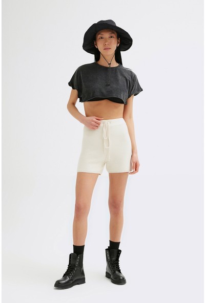 Açelya Okcu Triko Şort