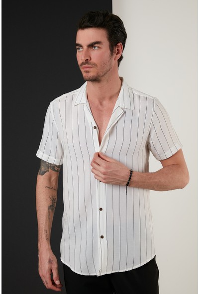 Buratti Kısa Kollu Apaş Yaka Desenli Gömlek Erkek Gömlek CF21S114293 Buratti Kısa Kollu Apaş Yaka Desenli Gömlek Erkek Gömlek CF21S114293