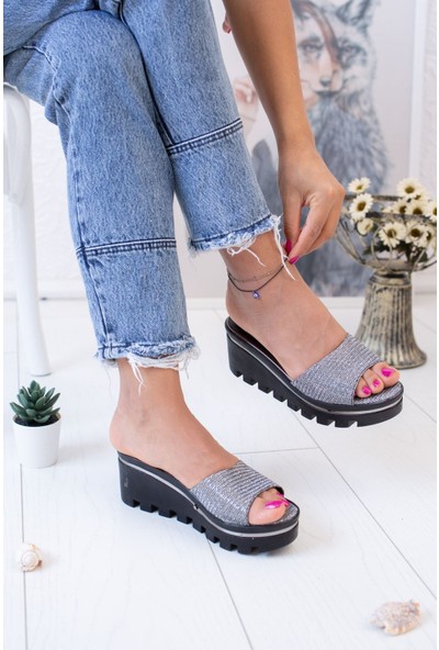 NeskaAvm Tüm Yüz Dolgu Taban Platin Simli Terlik