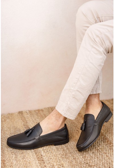 NeskaAvm Püsküllü Siyah Deri Ayakkabı