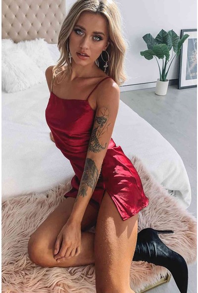 Zevkli Sepet Merry See Yırtmaçlı Mini Saten Elbise Kırmızı