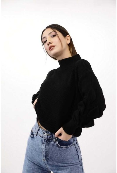 Modaline Kol Yaprak Işlemeli Kazak