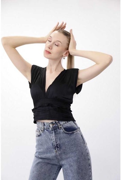 Modaline Vatkalı Bel Gipeli Bluz