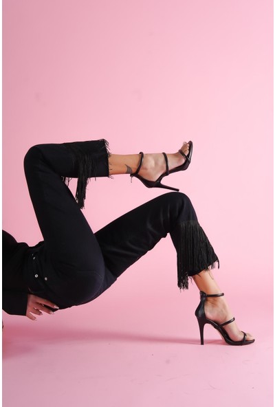 Divolya Toryo Siyah Üç Bantlı Topuklu Ayakkabı