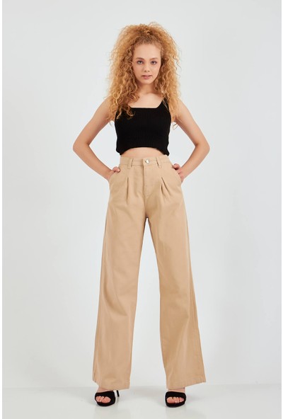Coral Dökümlü Cepli Bol Pantolon Bej