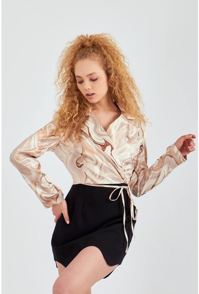 Coral Desenli Kısa Bluz Krem Ebruli