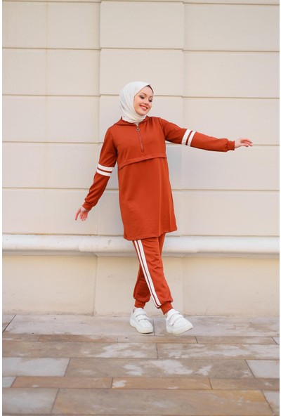 Moylin 1921 Fermuar Detaylı Kapşonlu Eşofman Takımı Moylin 1921 Fermuar Detaylı Kapşonlu Eşofman Takımı