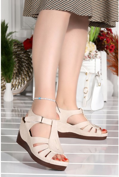 Woggo Ary 19-200 Günlük 8 cm Topuk Cırtlı Bayan Sandalet Terlik Woggo Ary 19-200 Günlük 8 cm Topuk Cırtlı Bayan Sandalet Terlik