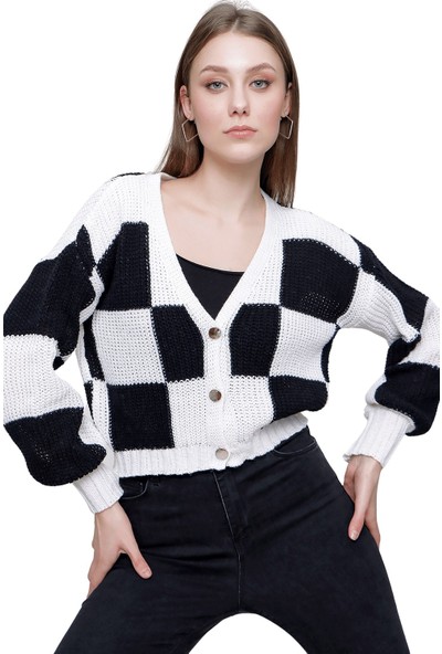 Butik Buruc Kadın Siyah Beyaz Kare Desen Selanik Örgü Hırka