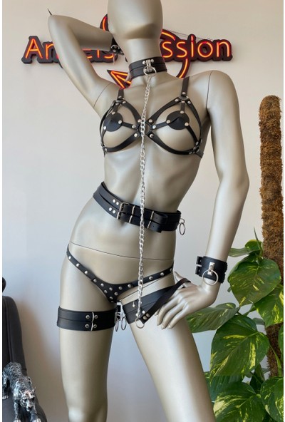 Angels Passion Deri Tasma Detaylı Fantezi Deri Harness Takım Angels Passion Deri Tasma Detaylı Fantezi Deri Harness Takım