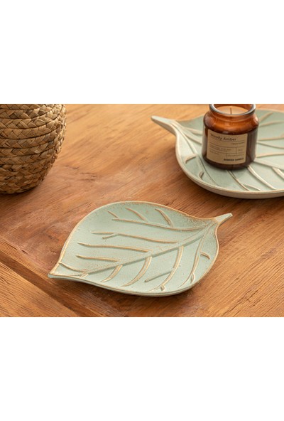 English Home Debora Dekoratif Tabak 30X22X2 cm Yeşil English Home Debora Dekoratif Tabak 30X22X2 cm Yeşil