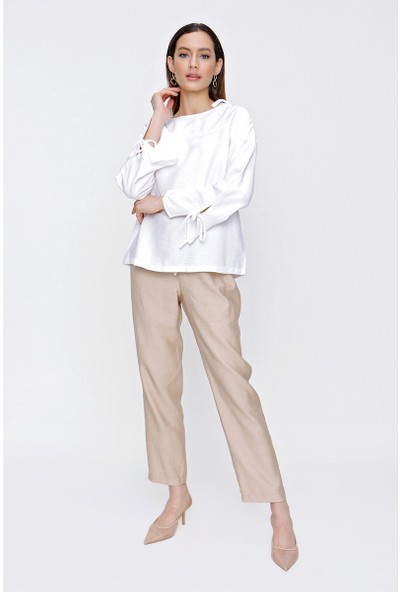 Aker 2287111 Rahat Kesim Bağcık Detaylı Bluz Aker 2287111 Rahat Kesim Bağcık Detaylı Bluz