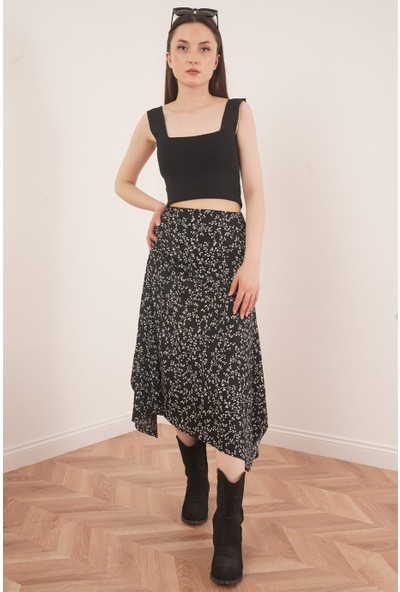 Hadise Asimetrik Kesim Desenli Etek Siyah Hadise Asimetrik Kesim Desenli Etek Siyah