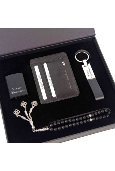 Vekar Isme Özel Exclusive Vekar Kartlık Çakmak Anahtarlık ve Tesbih Seti Siyah Vekar Isme Özel Exclusive Vekar Kartlık Çakmak Anahtarlık ve Tesbih Seti Siyah