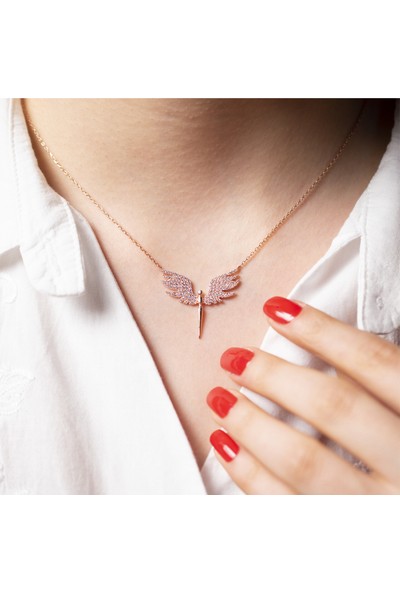 Nur Silver Rose Renk Gümüş Beyaz Taşlı Mikail Meleği Kolye Nur Silver Rose Renk Gümüş Beyaz Taşlı Mikail Meleği Kolye