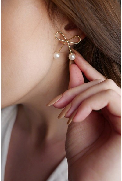 Tutti Collection Altın Kaplama Alya Inci Fiyonk Küpe Tutti Collection Altın Kaplama Alya Inci Fiyonk Küpe